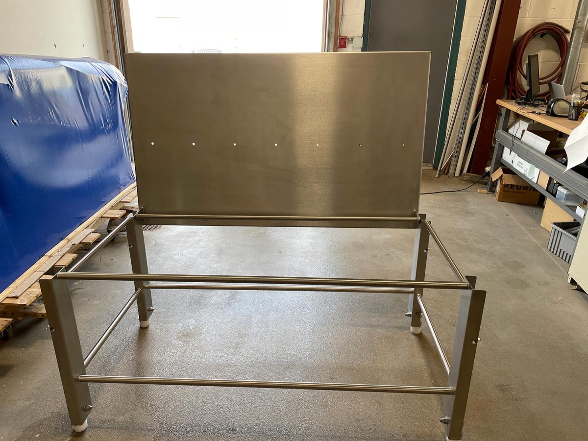 Carts & Tables – Custom Cut Metals